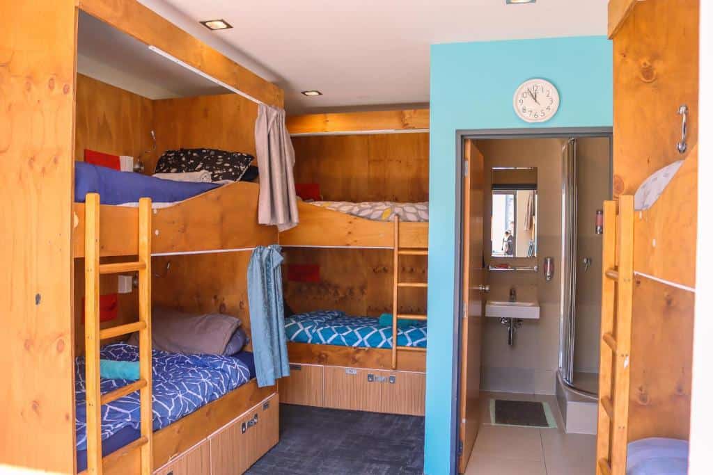 Adventure Hostel - Snow Machine NZ