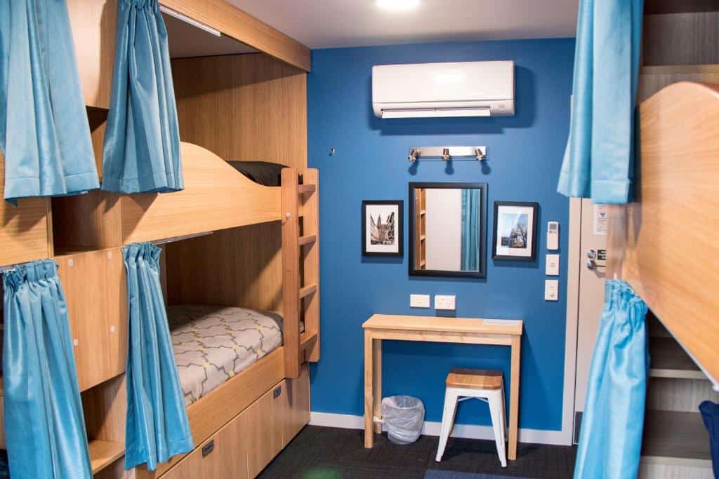 Q2 Hostel - Snow Machine NZ