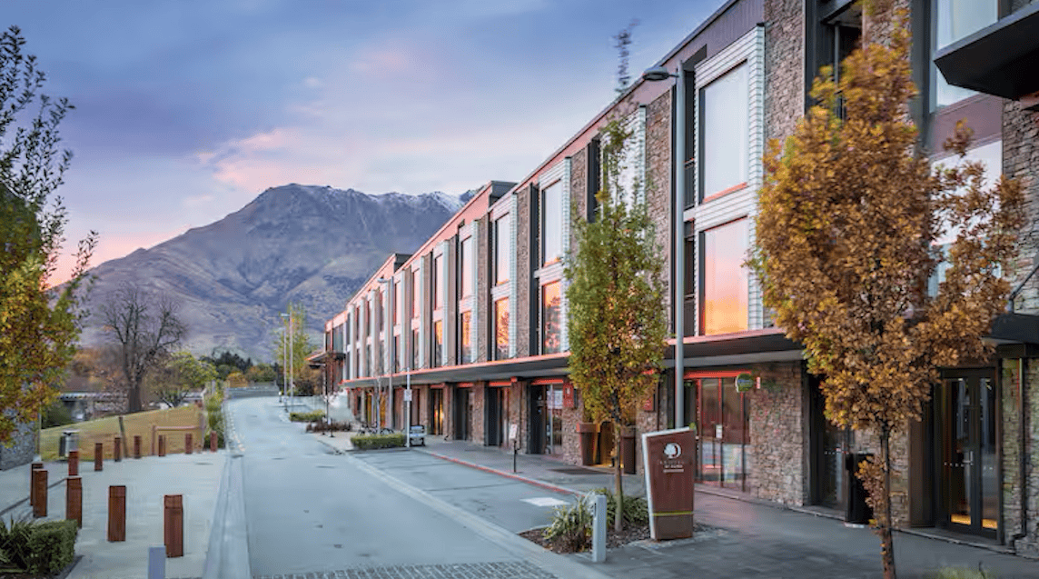 Double Tree by Hilton - Snow Machine NZ